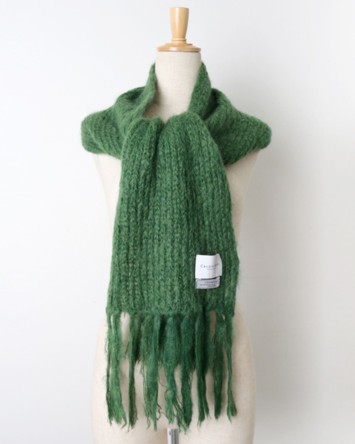 結局、一番頼れるのは「ストール」！ おすすめブランド15選 | GLADDプラス