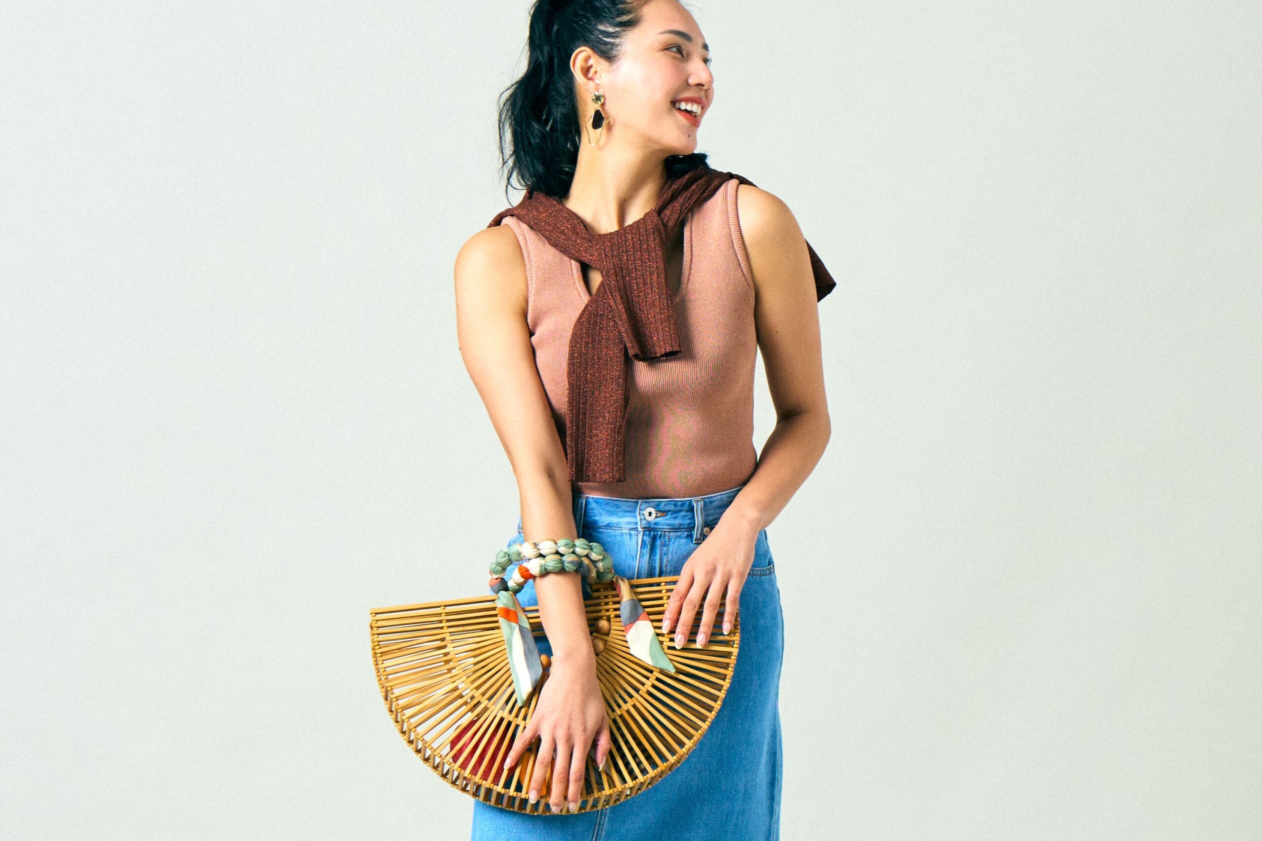 《夏服は、今が買い！》GLADDでお得に揃う、夏に差がつくアイテム＆コーデ | GLADDプラス