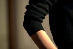 《GLADDで「上質」をお得に》大人の毎日に心地よい【SLOANE】のニットの秘密。 | GLADDプラス