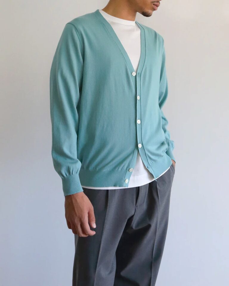 《GLADDで「上質」をお得に》大人の毎日に心地よい【SLOANE】のニットの秘密。 | GLADDプラス